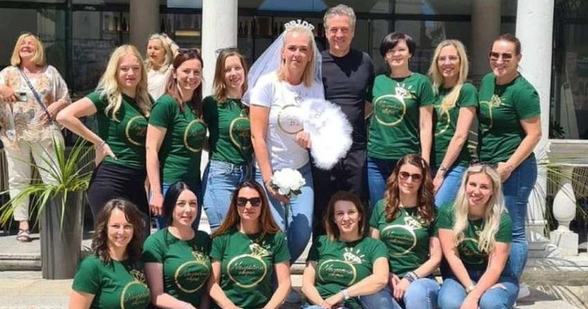 Nora dekliščina: slavju bodoče neveste se je pridružil tudi Robert ...