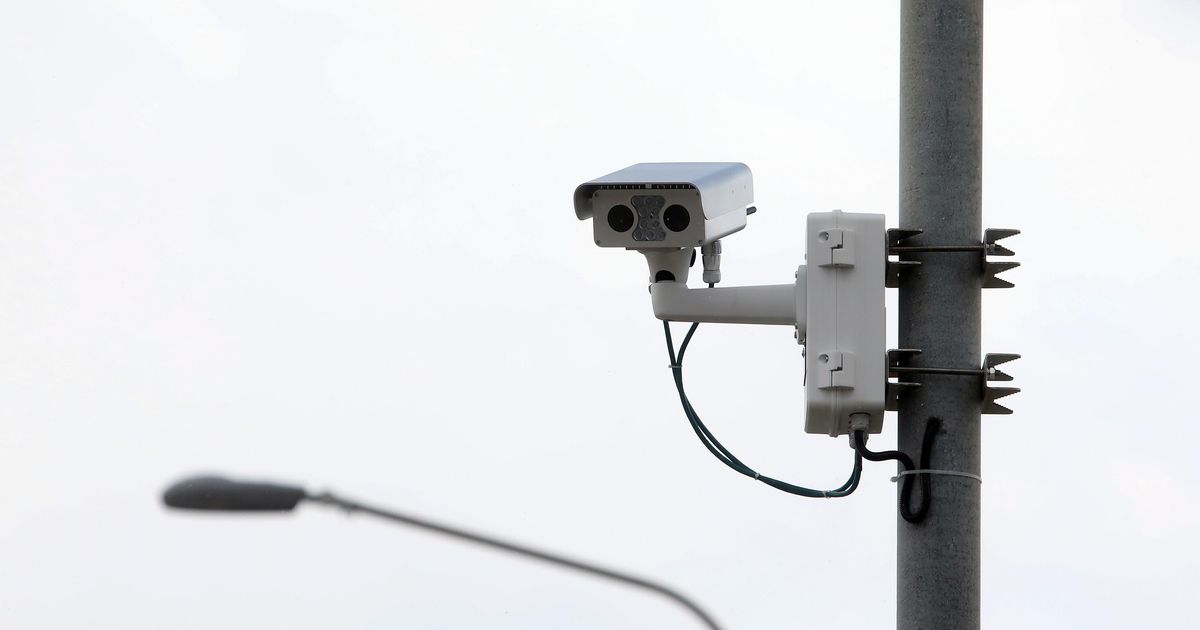 Voznik pol leta ni opazil radarja za merjenje hitrosti, kar ga je ...