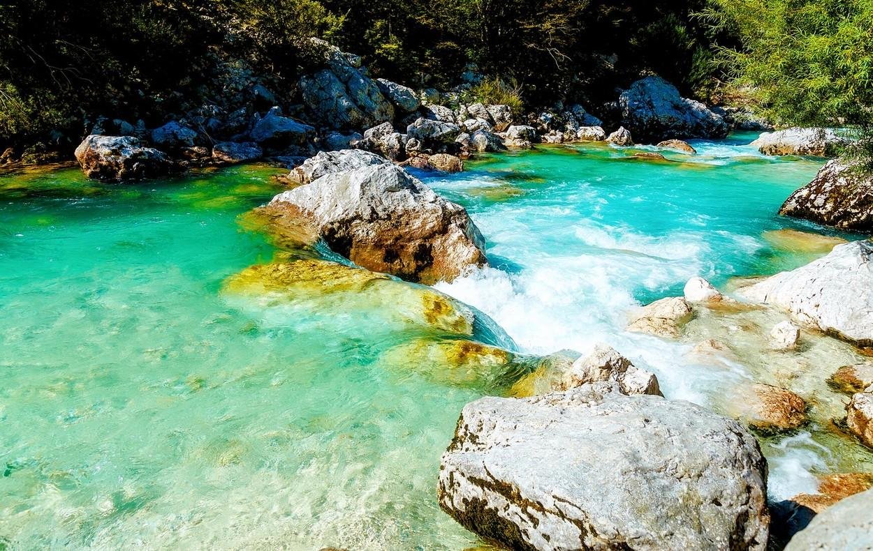 Barva najlepše slovenske reke navdušuje turiste: "Ali veste, zakaj je ...