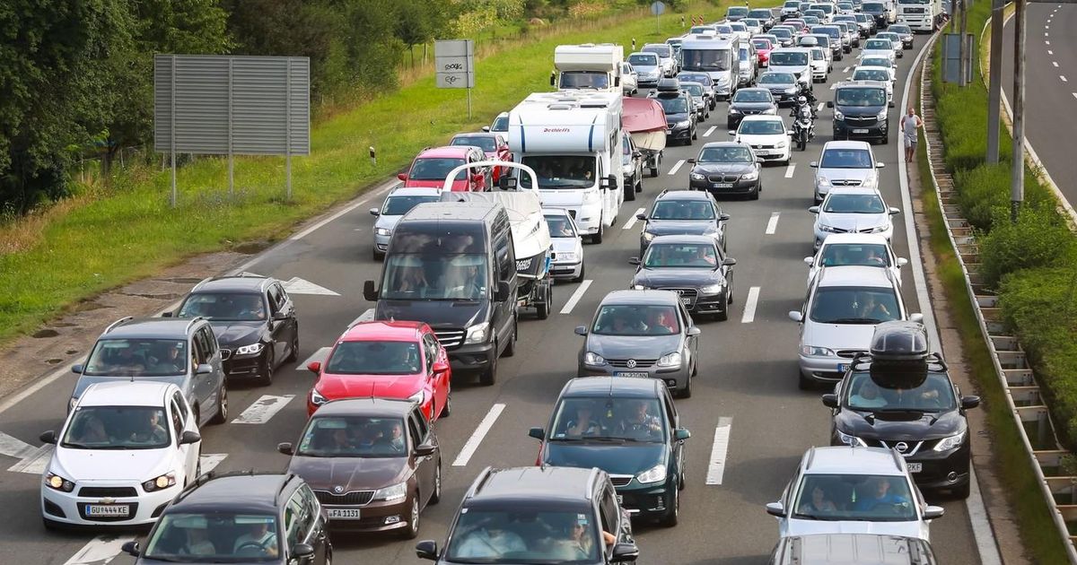 Vozniki, pozor! Na cestah nastajajo zastoji (preverite, kje) - Metropolitan.si