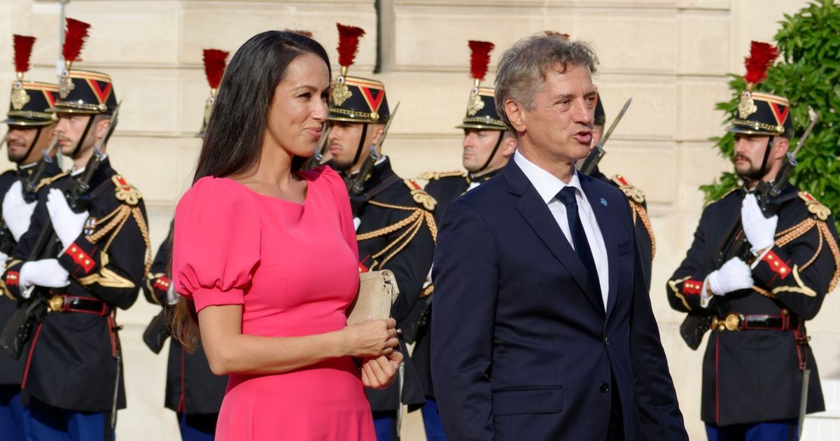 Tina Gaber odprla pismo, namenjeno Golobu, ter ga tudi javno objavila ...