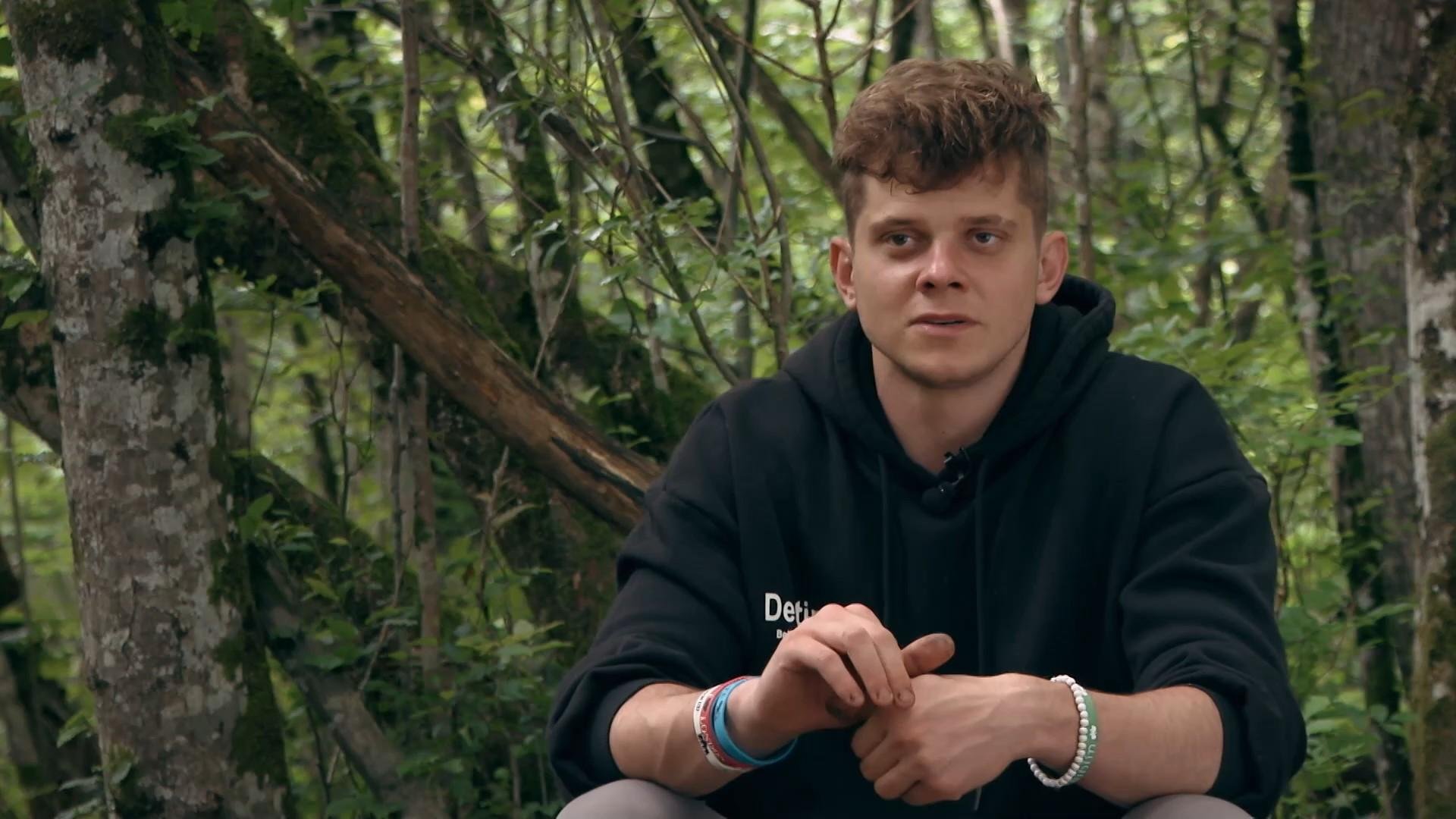 Tim ima doma dekle, v šovu pa v postelji z Nušo (Kmetija) - Metropolitan.si