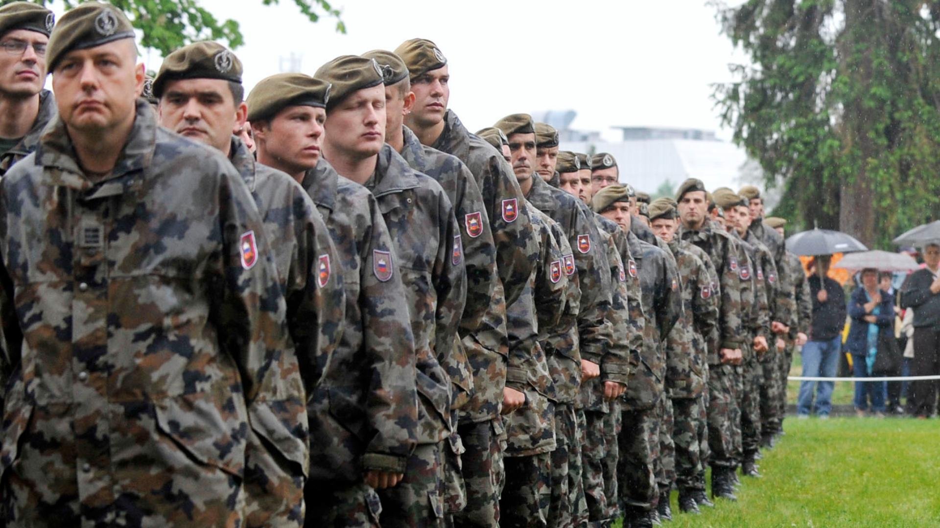 Slovenska vojska potrdila: Romi so pretepli skupino vojakov ...