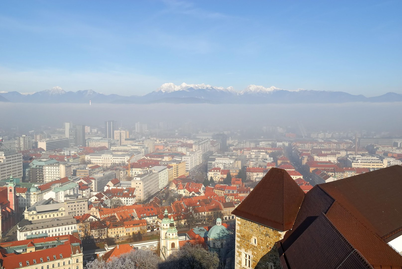 Megla, oblačnost in dež: kakšno vreme lahko pričakujemo v začetku novega tedna? - Metropolitan.si