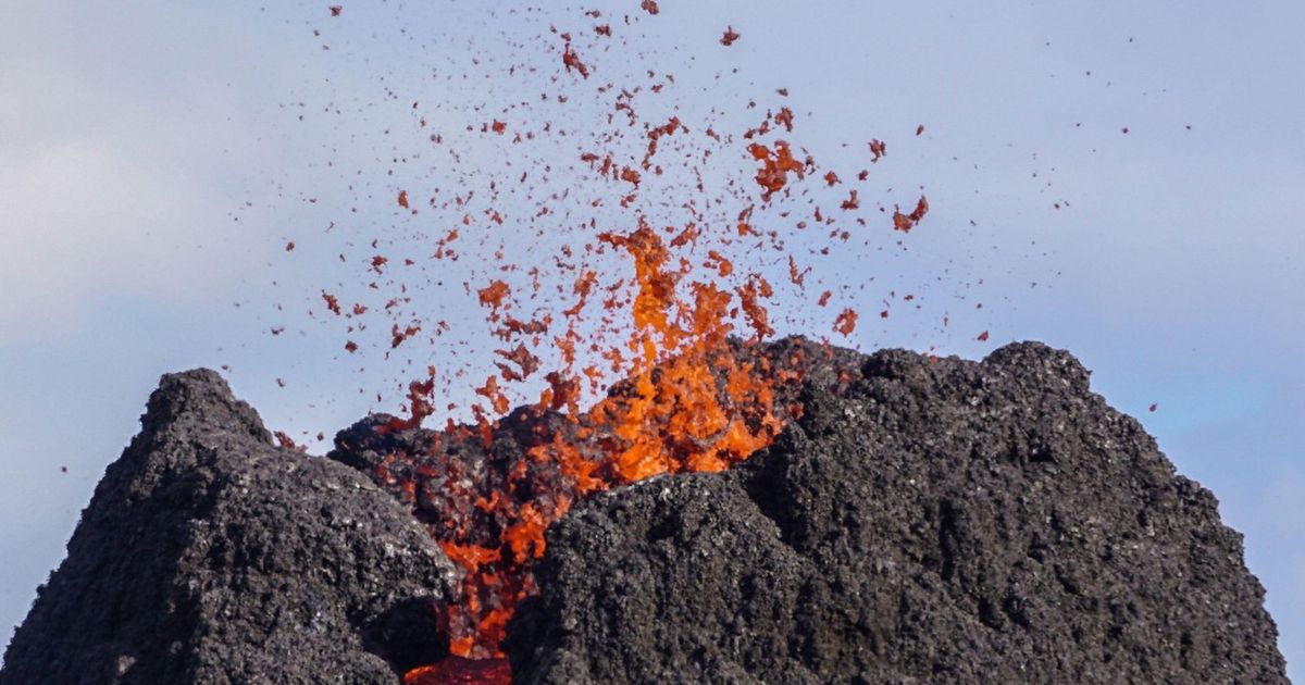 Islandija znova pod ognjenim izbruhom: vulkan izbruhnil sedmič letos ...