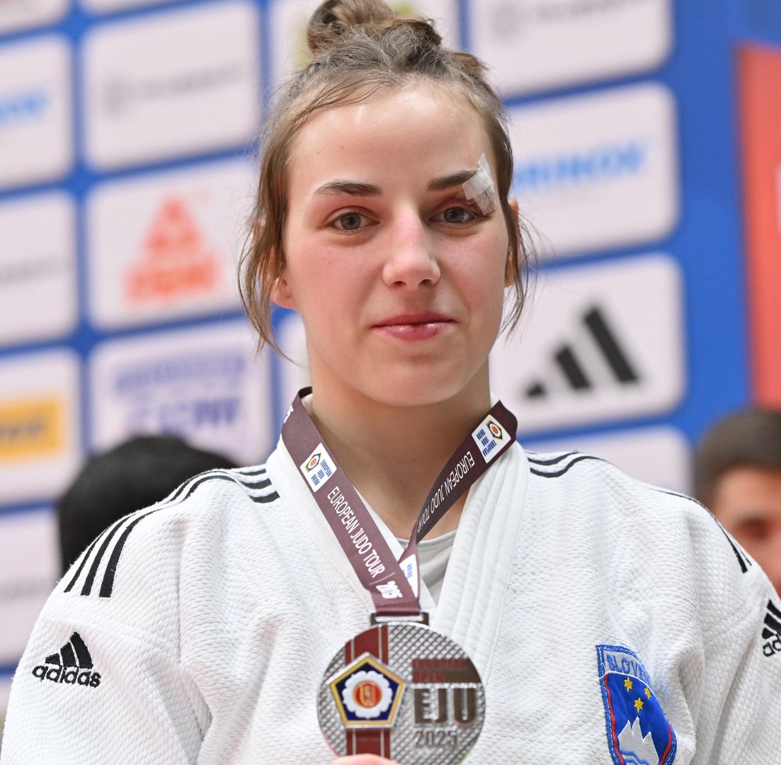 Judo uspeh za Slovenijo: Nika Tomc osvojila srebrno medaljo! - Metropolitan.si