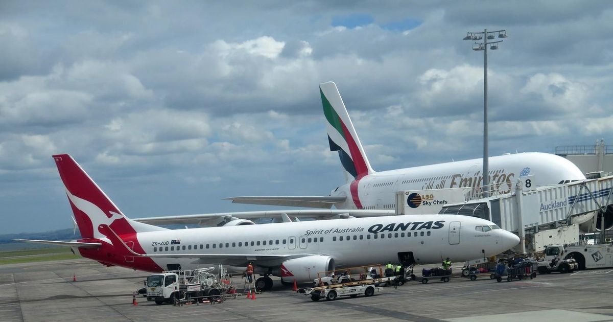 Nekatere letalske družbe so morale preusmeriti lete, to je razlog ...