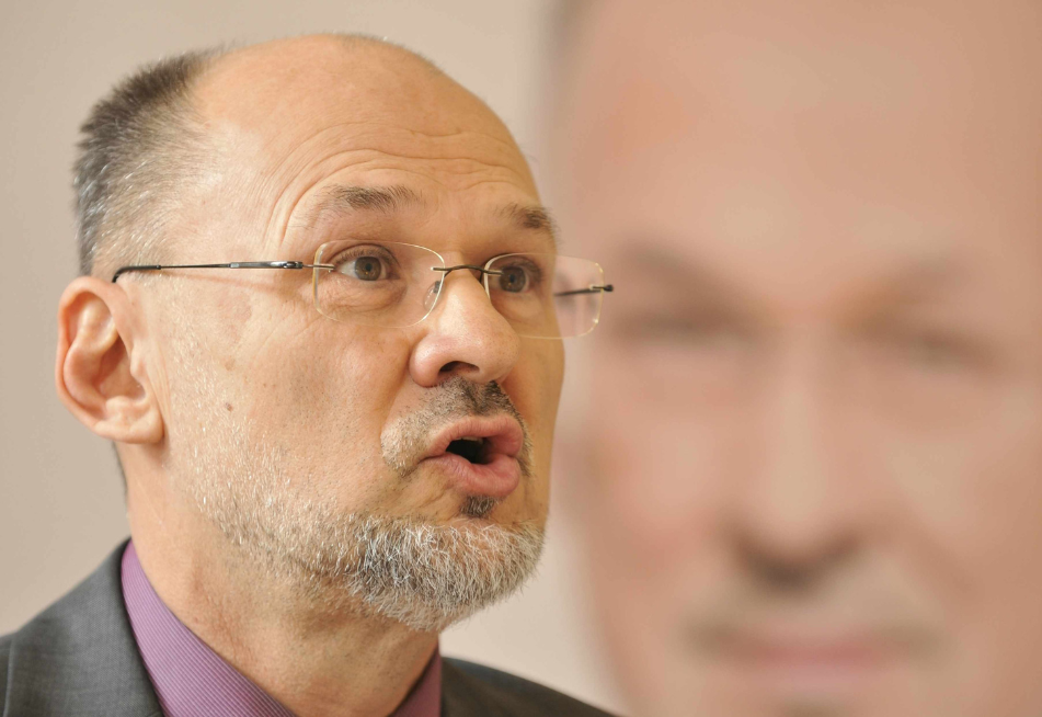 Jelko Kacin ob peti obletnici epidemije covida-19 kritičen do ...