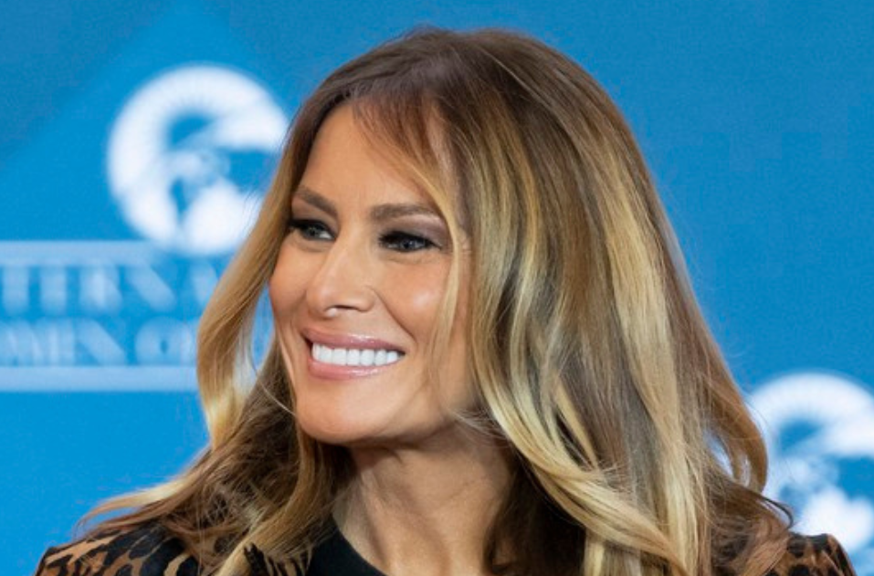 Melania Trump v vpadljivem plašču vse pustila brez besed (FOTO ...