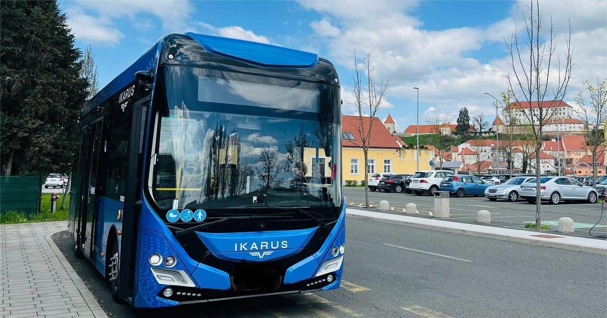 V najstarejšem slovenskem mestu je začel voziti prav poseben avtobus ...