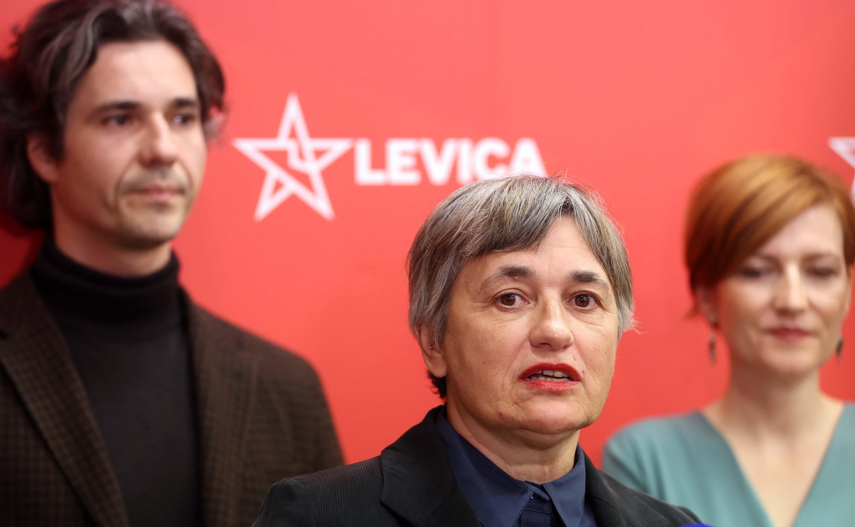 Levica se krči: najmanjša vladna stranka ima v parlamentu po novem ...