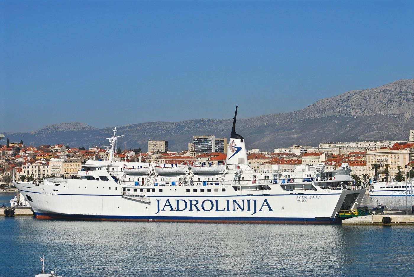 Jadrolinija ponovno v težavah: zaradi okvare se potniki več ur niso mogli izkrcati - Svet ...