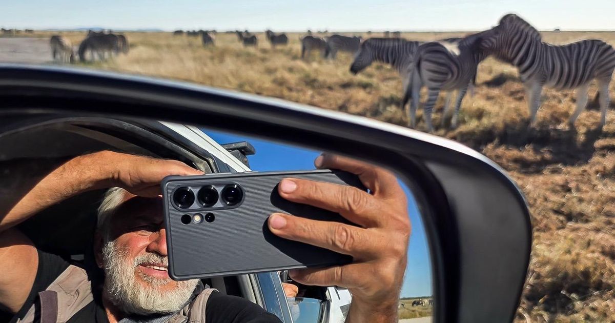 Zvone Šeruga prvič na pot brez fotoaparata: S seboj je vzel le Samsung ...