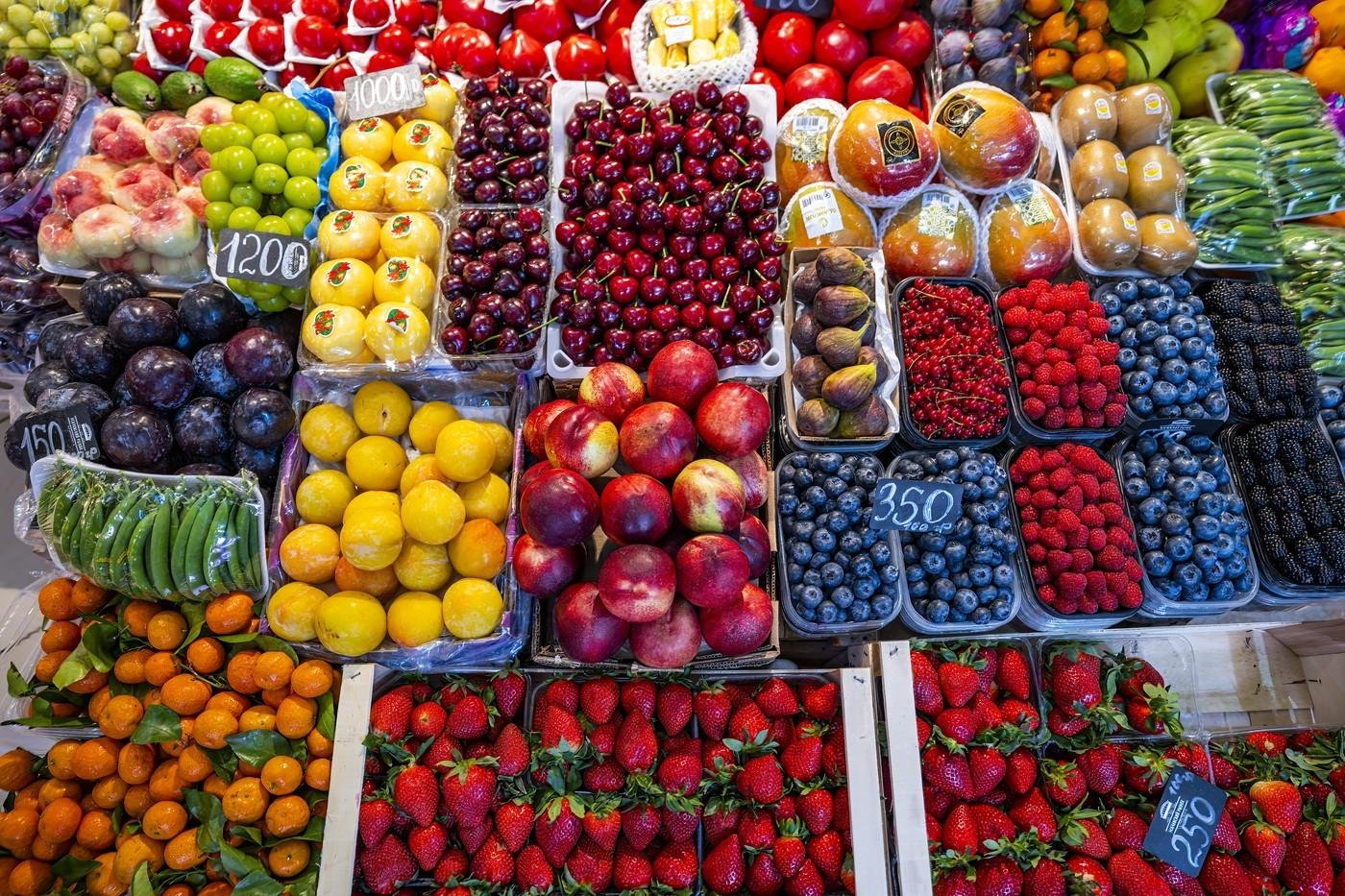 Strokovnjaki razkrivajo, katero sadje vsebuje največ strupov (poleti ga ...