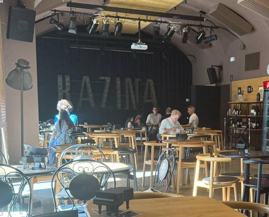 Prostor v samem srcu Ljubljane, kjer se srečujejo vse generacije ...