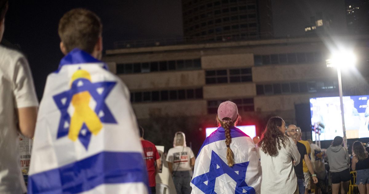 Oči celotnega sveta uprte v Gazo, kjer je Hamas že izpustil prve talce ...