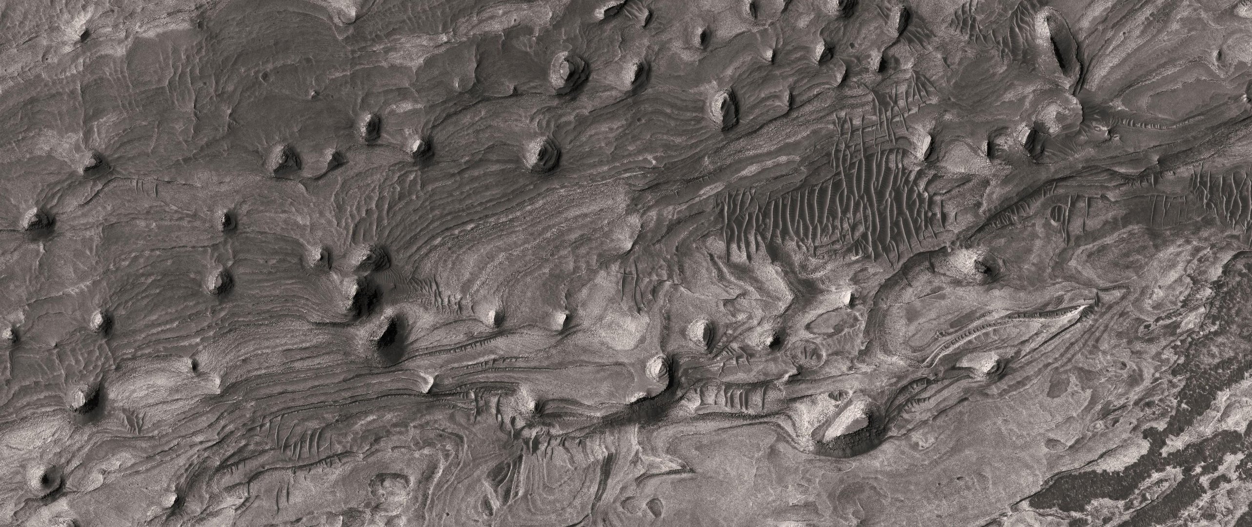 NASA na Marsu fotografirala nekaj, kar je osupnilo vse: so nenavaden ...